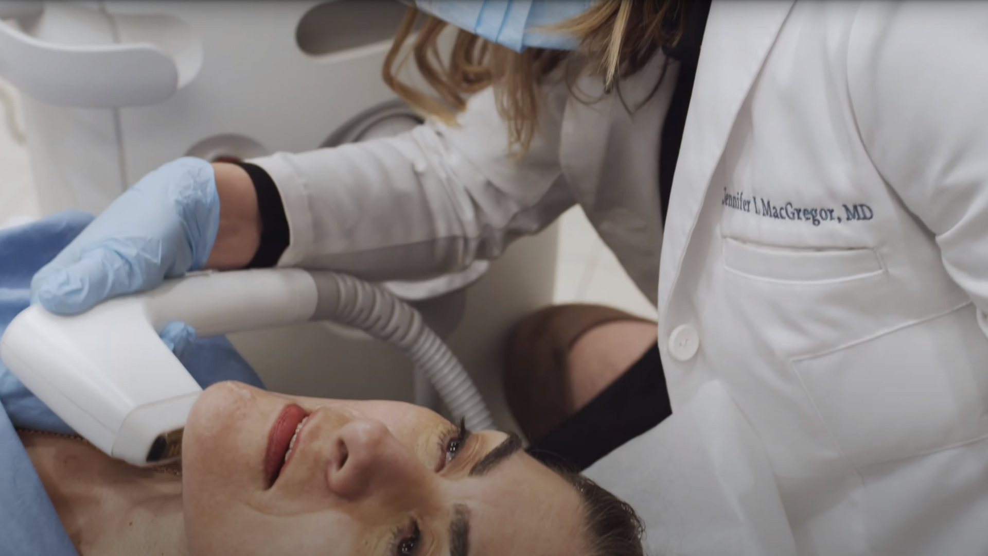 Non-Surgical Neck Treatments to Tighten & Rejuvenate | NYC